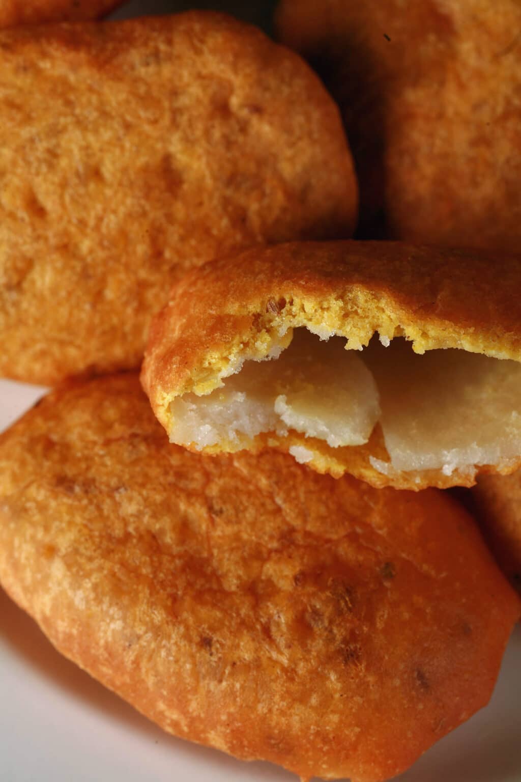 Aloo Pakora Recipe [Battered Potato Fritters] - Beyond Flour