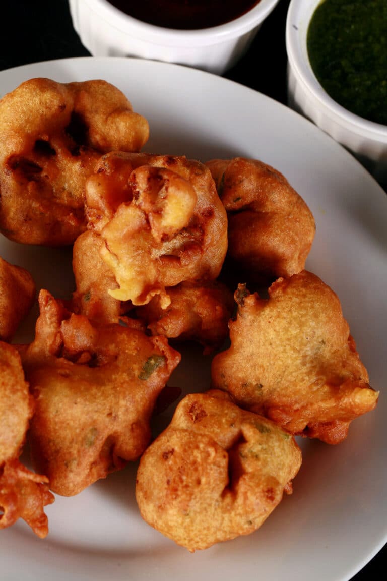 Gobi Pakora Recipe [Cauliflower Pakoda] - Beyond Flour