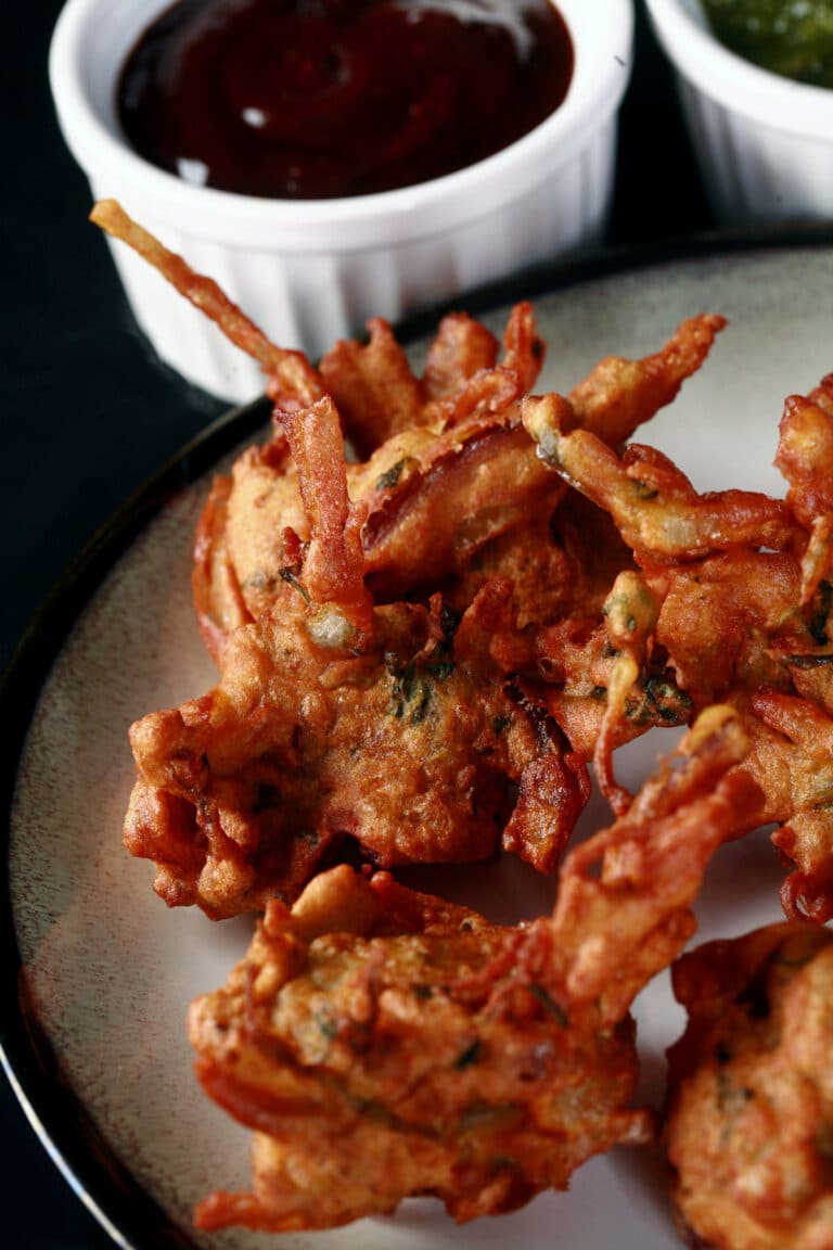 Onion Pakoda [Onion Pakora - Onion Fritters] - Beyond Flour